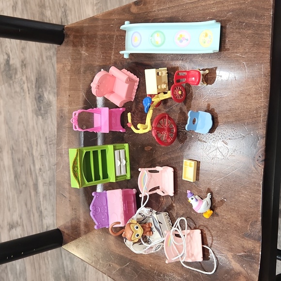 Toys | Doll Furniture And Assorted Furniture Pieces Bundle | Poshmark